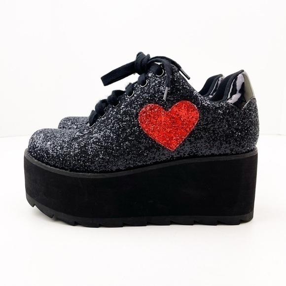 YRU | Shoes | Yru Lala Heart Platform Sneakers Black Red Glitter Size 8 ...